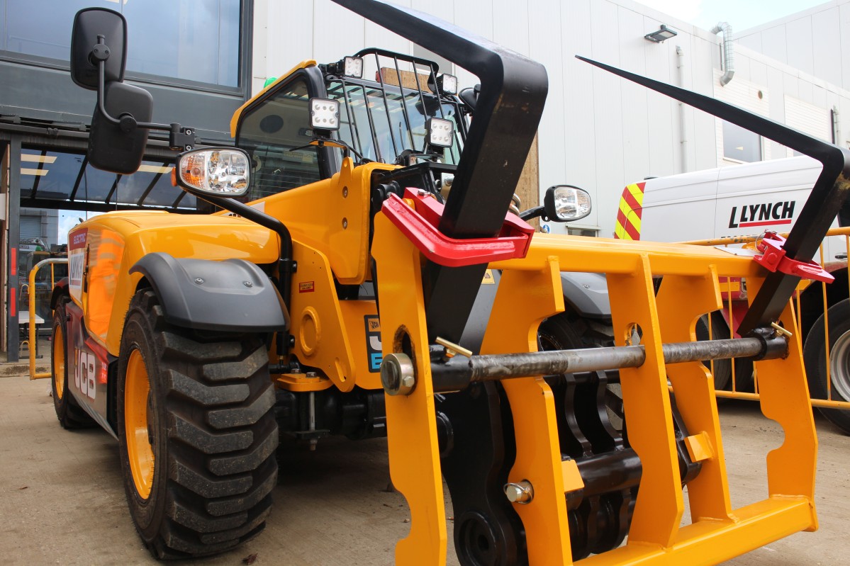 Lynch go green with brand new 6M Electric Telehandlers