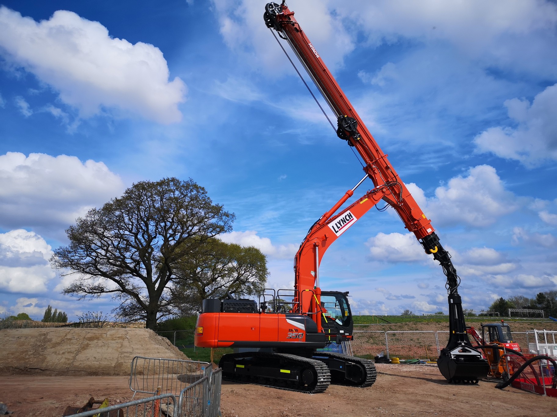 Lynch Welcomes New Hitachi Zx350lc-7 Cte to our Fleet