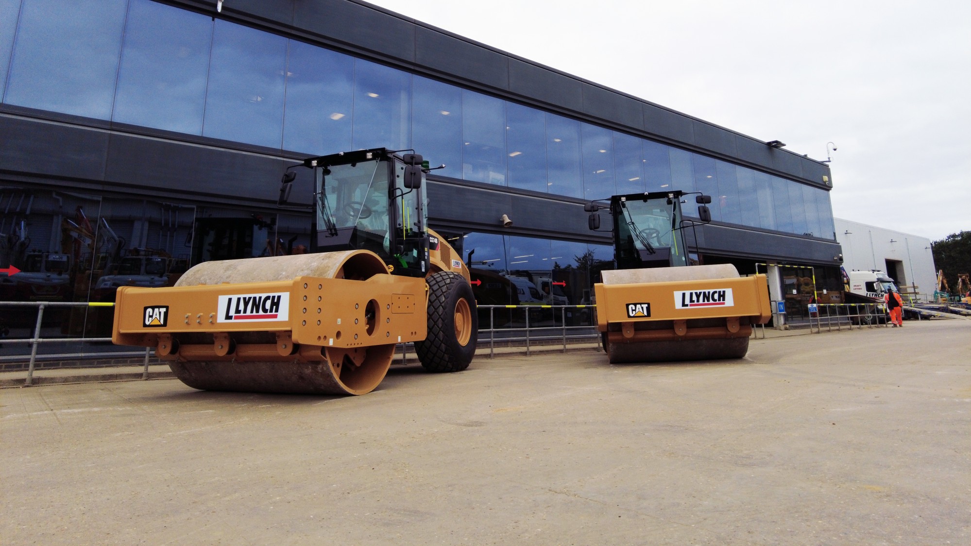 NEW FLEET: 16t and 19t Rollers for Lynch