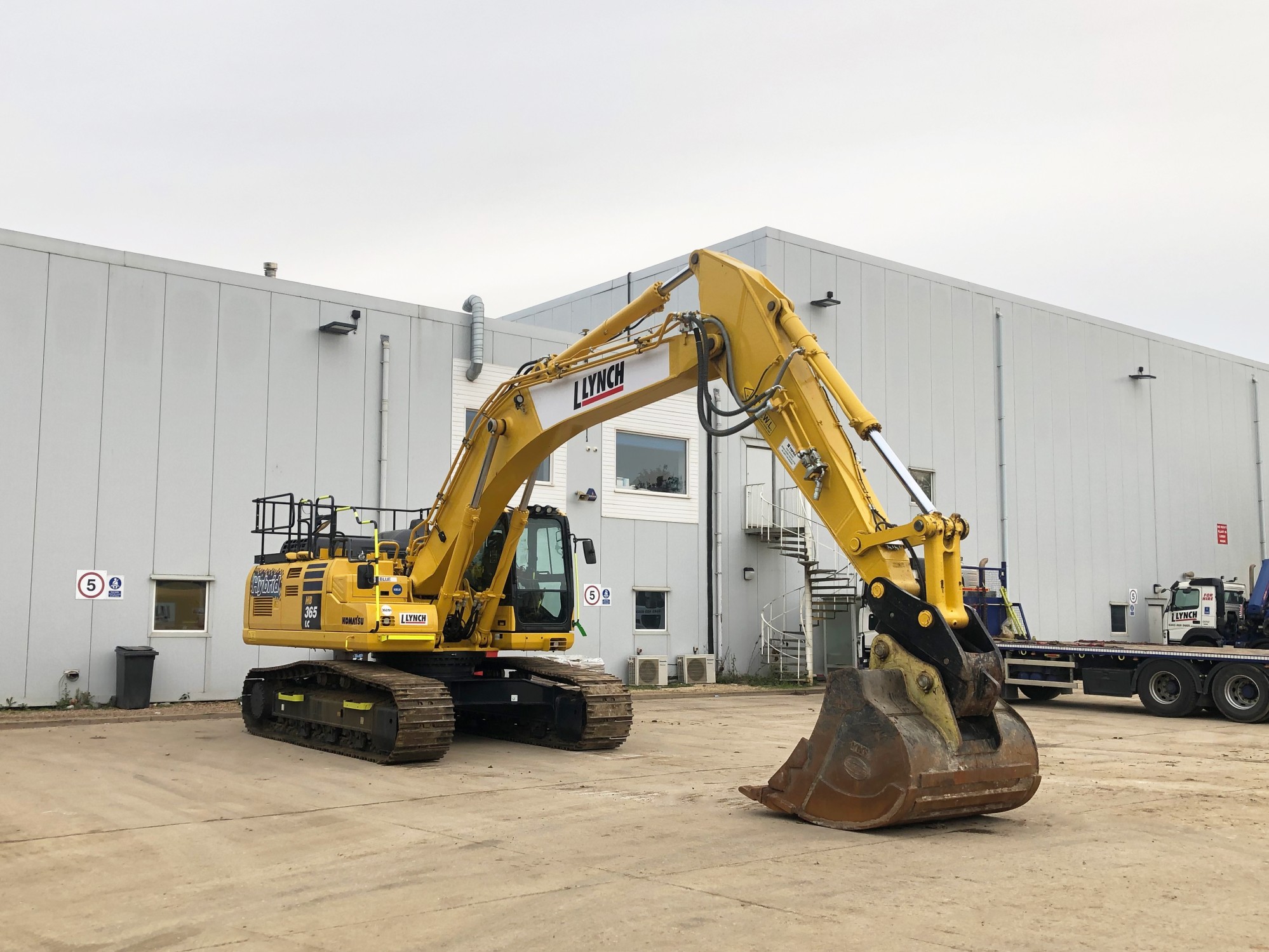 Our Hybrid fleet continues to grow as we supply a 40T machine to SCS JV