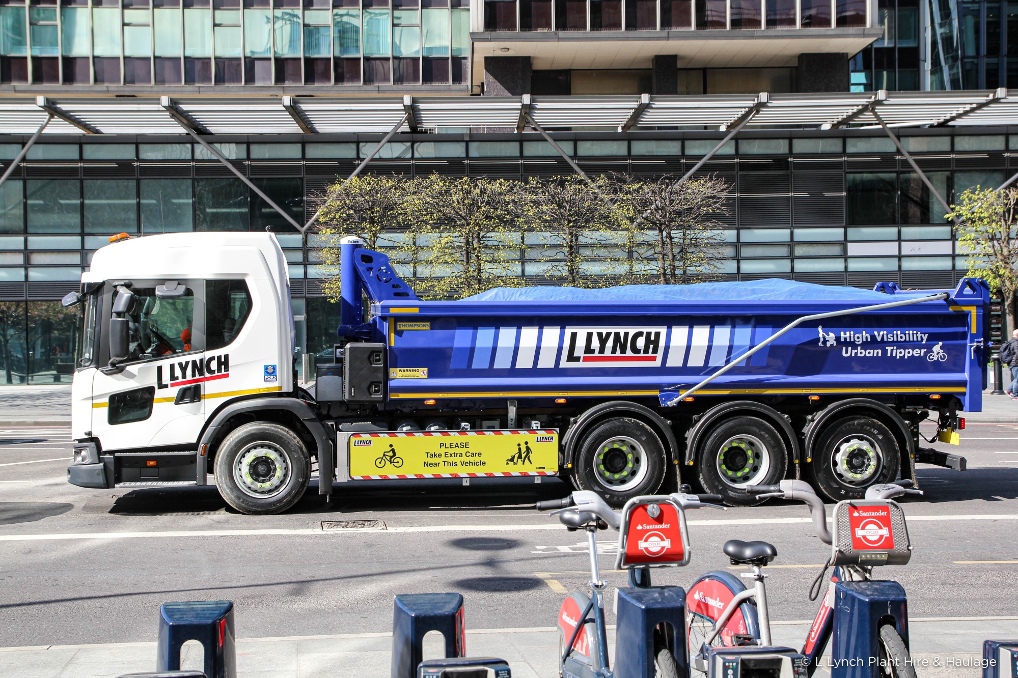 Low Entry, High Visibility Tippers